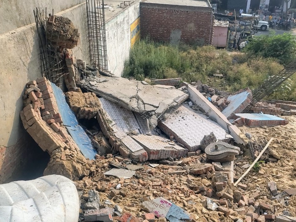 Chamunda Devi temple collapsed in Anupshahr, VIDEO