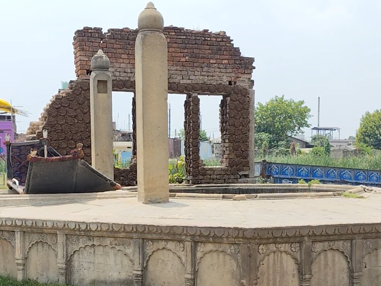 The condition of the well is dilapidated seven stories below the ground