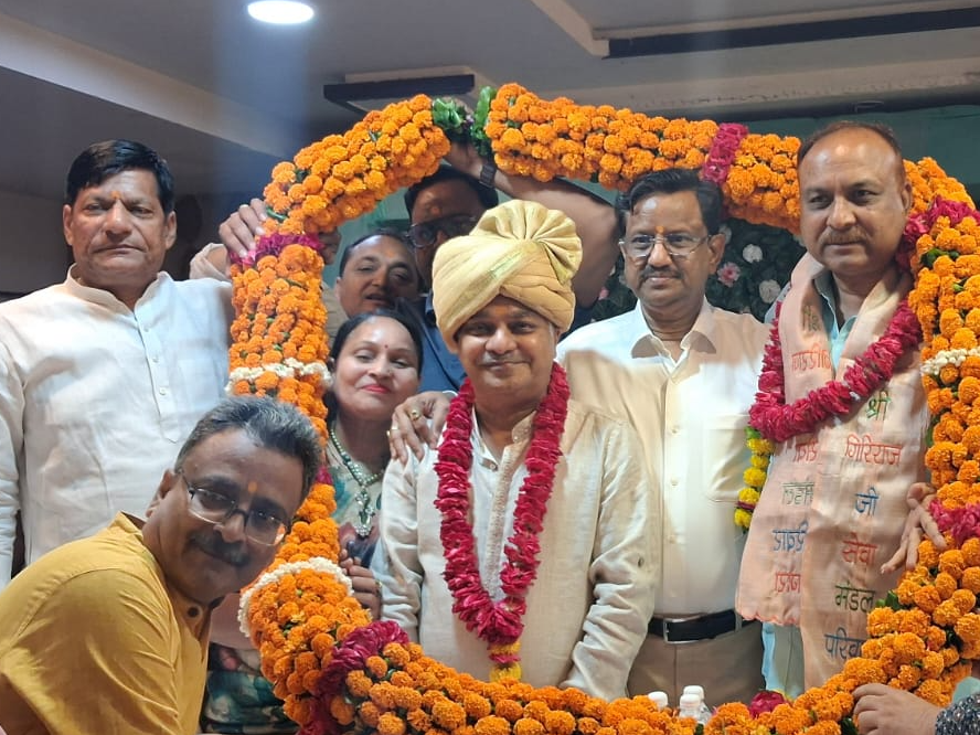 Rajesh Agarwal became King Janak and Anju became Queen Sunayana | राजेश ...