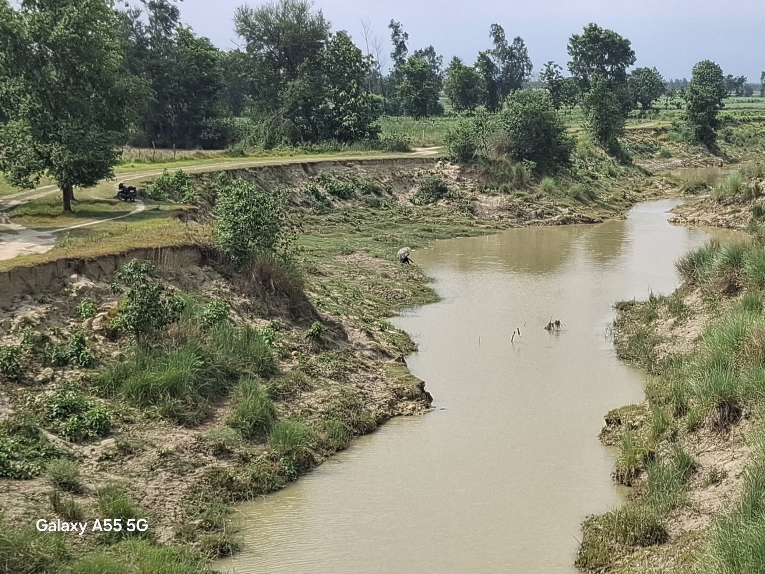 The erosion of Bhabar drain has become a problem for the farmers | भाबर ...