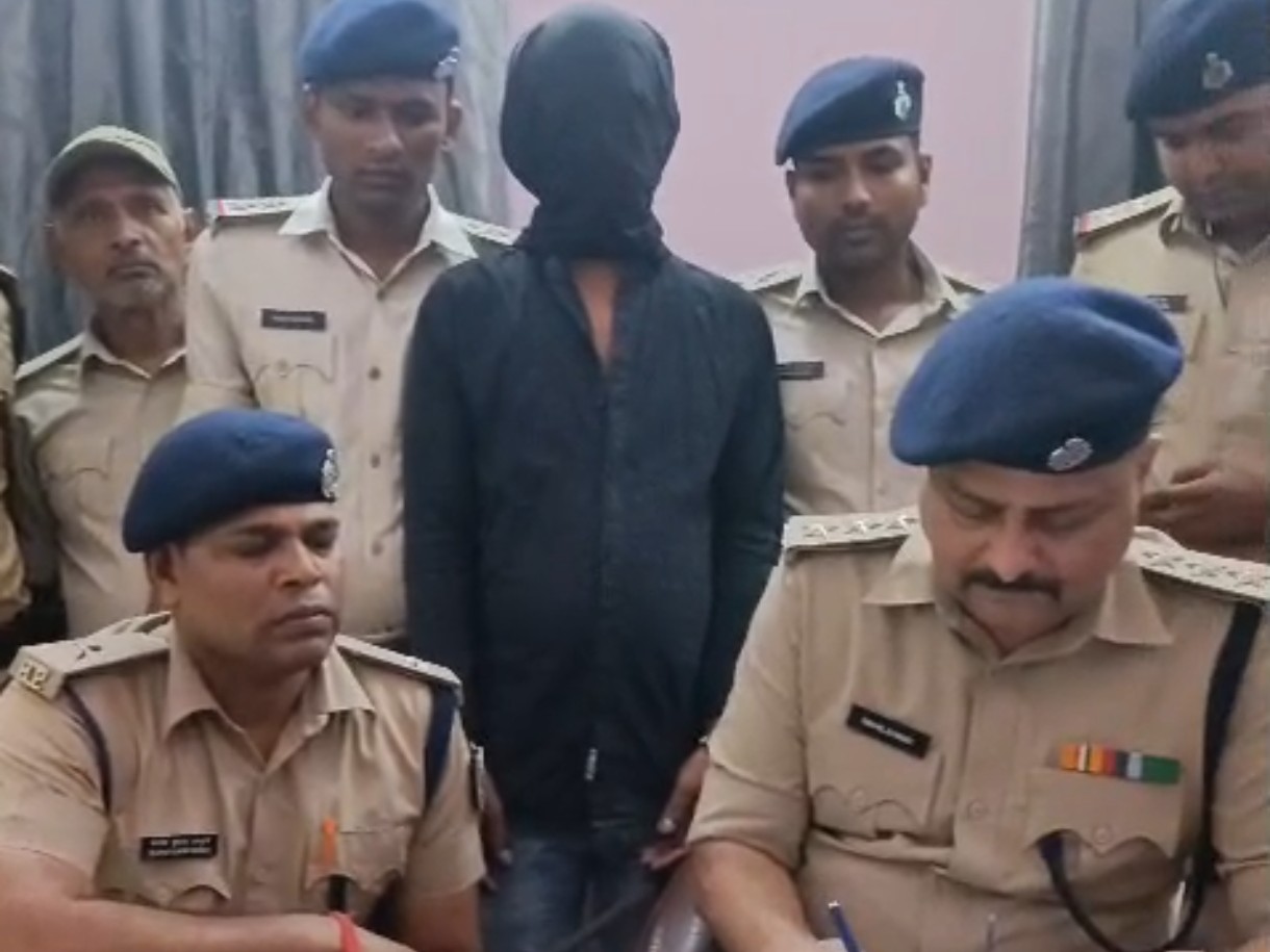 Main accused of robbery of 5 lakhs arrested in Fatuha | फतुहा में 5 लाख ...