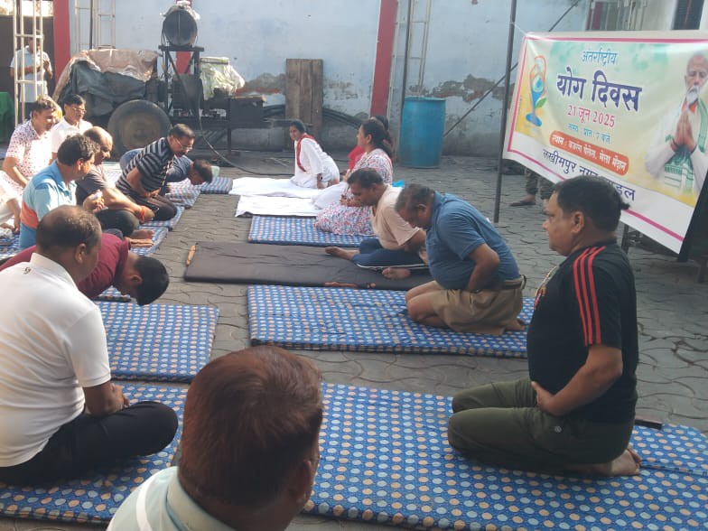 Saidapur Bhau celebrated on International Yoga Day | अंतरराष्ट्रीय योग ...
