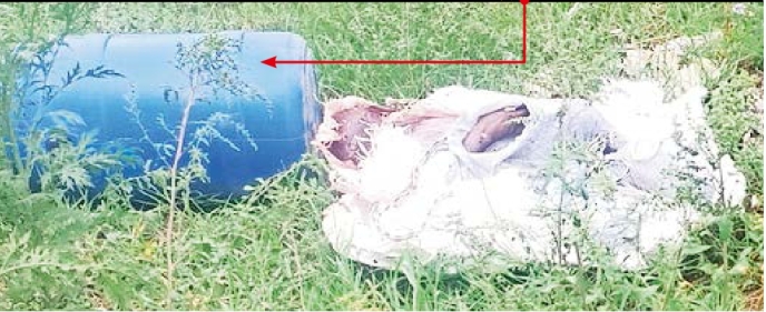A rotten body was found in a blue drum, suspected to have been burned ...