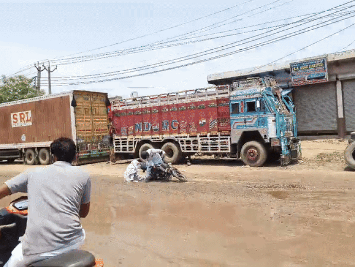 Nuh Mewat Nagina Hodal road potholes become problem
