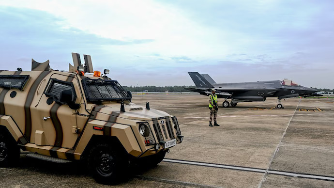 Full story of Britain's F-35 jet stranded in Kerala: Why the missile ...