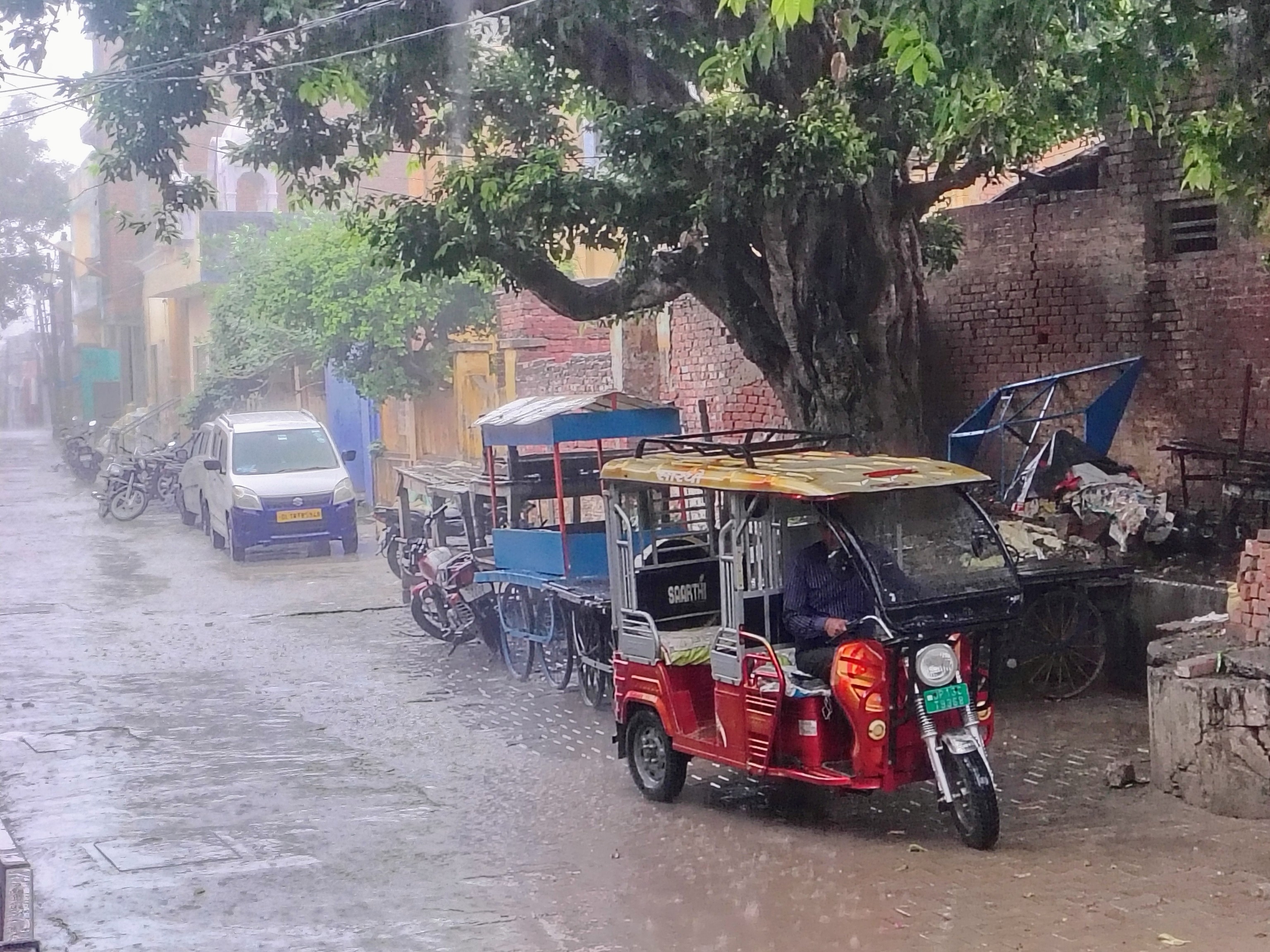 Weather is pleasant due to rain in Anupshahr-Jahangirabad
