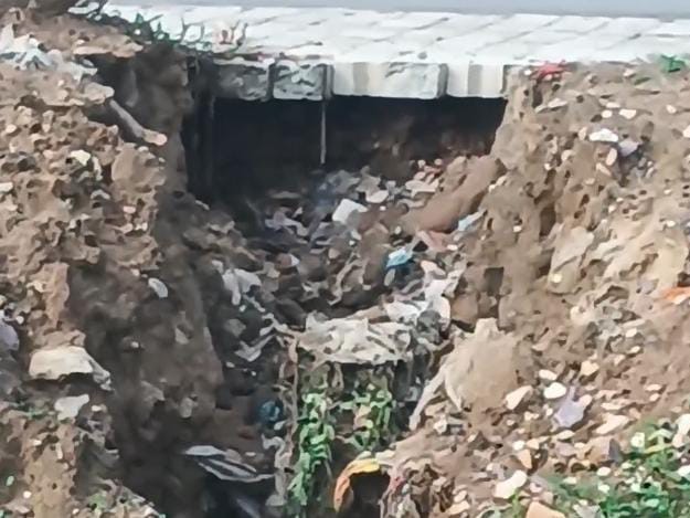 The interlocking of Mahadeva Ramnagar road got damaged in the first ...