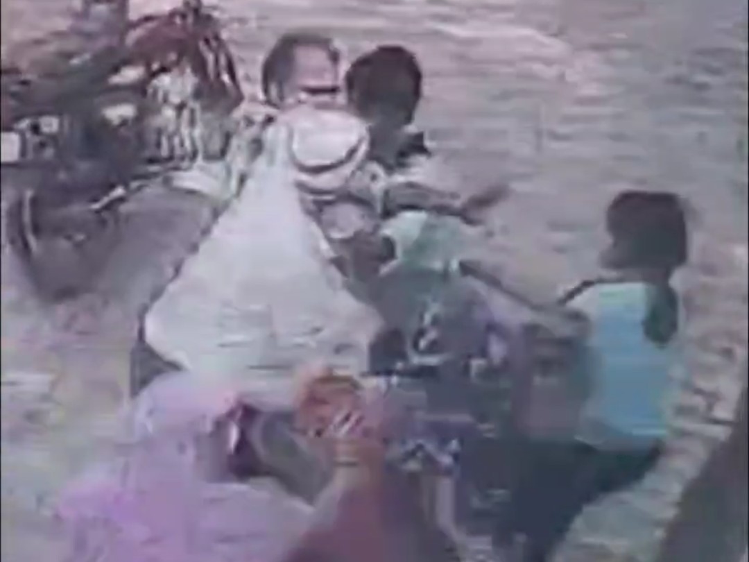 Fierce fighting ensues between relatives, VIDEO