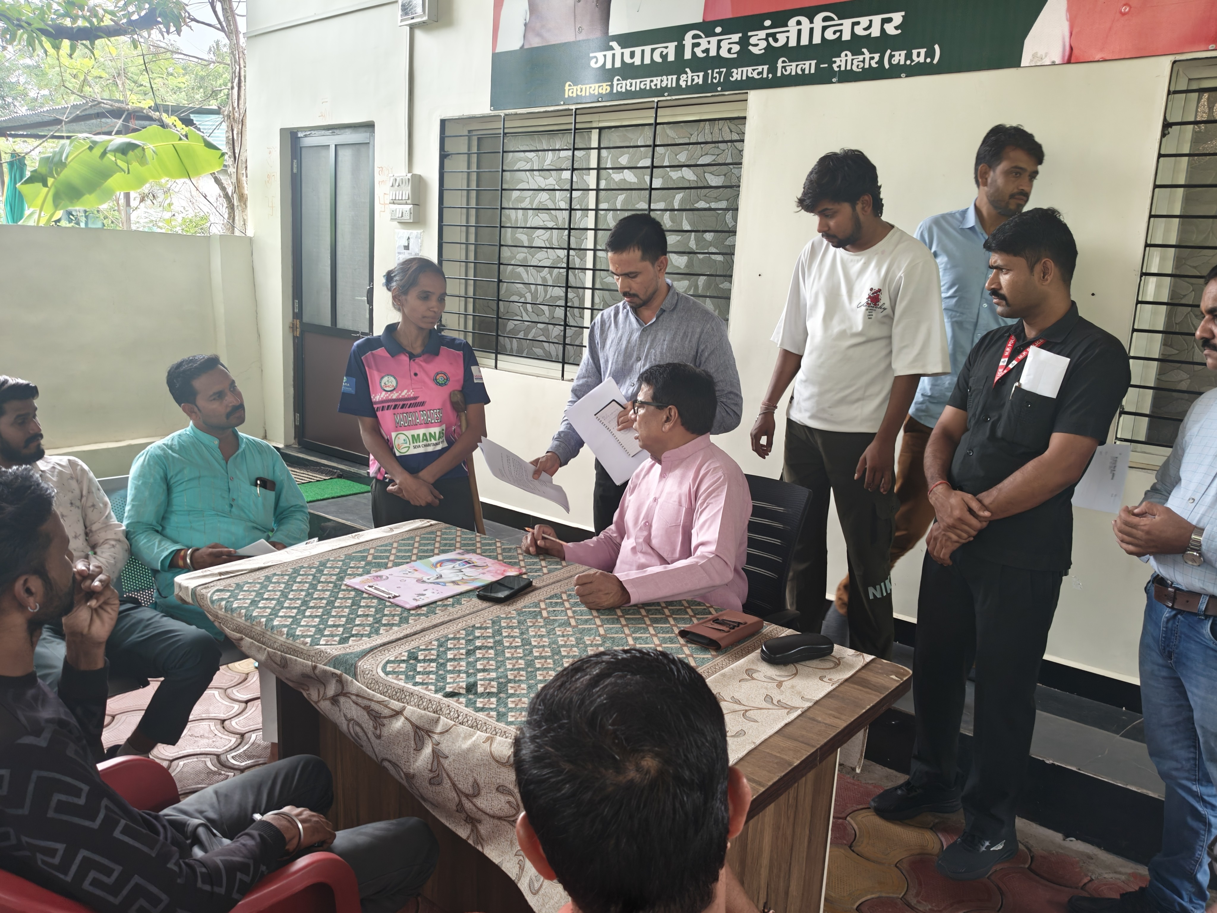 Divyang women cricket team captain asked for scooty from MLA | दिव्यांग ...