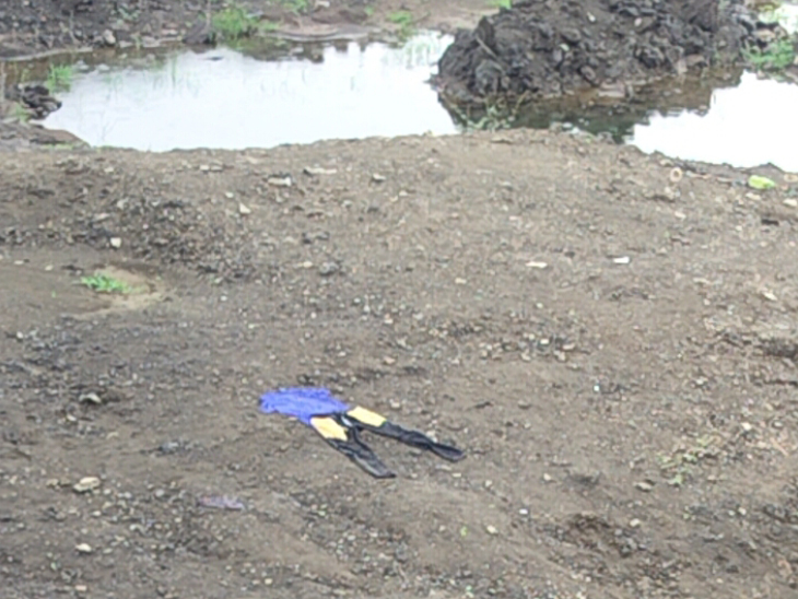 Two friends drown in 20-feet deep pit in Jhalawar: B rother pulled out ...