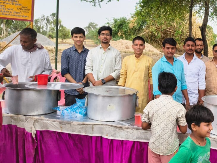 Crowd of Kanwariyas at Baba Tapeshwar Nath temple in Sawan | सावन में ...