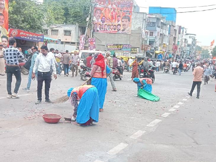 Cleanliness of Indore is more important than respect | सम्मान समारोह के ...