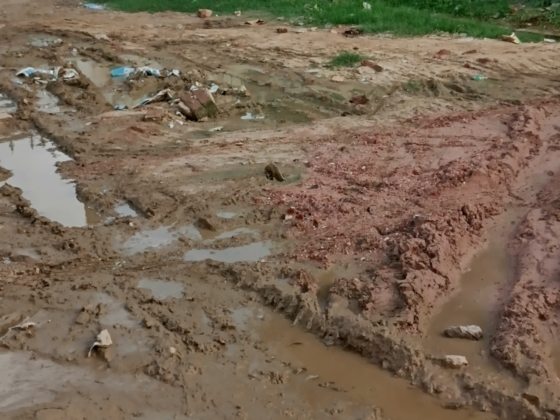 Incomplete drain in Bakshi Nagar since 9 years