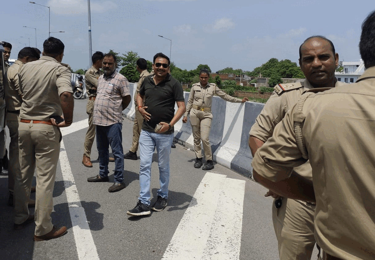 Truck driver ran over a woman in Lucknow