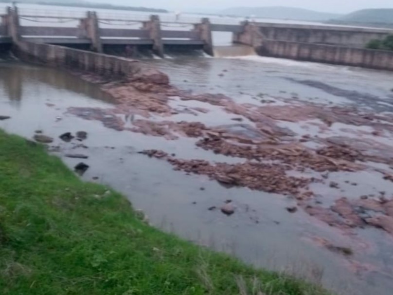 Five automatic gates of Pagara dam closed