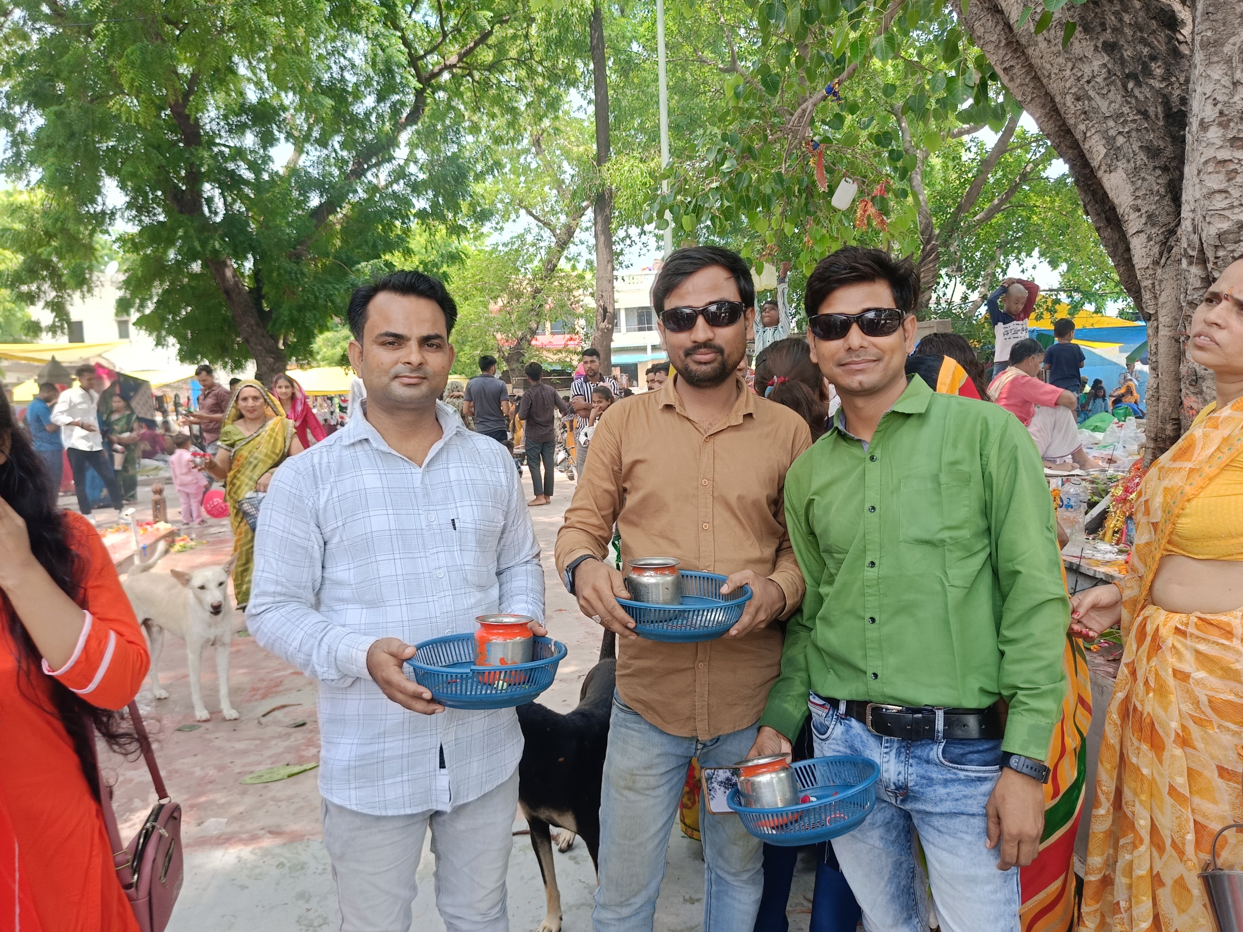 On the second Monday, devotees thronged the Diyawa Mahadev temple