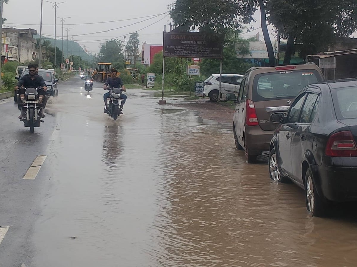 Heavy rain in Raisen, four gates of Barna Dam opened | रायसेन में तेज ...