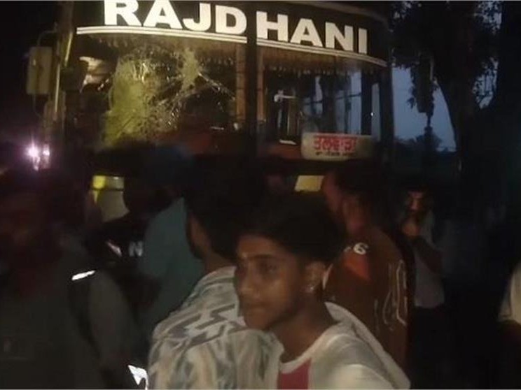 Hoshiarpur bus full of passengers was attacked near Dasuya | Hoshiarpur ...