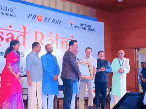 Gorakhpur MP Ravi Kishan received the Sansad Ratna Award | गोरखपुर ...