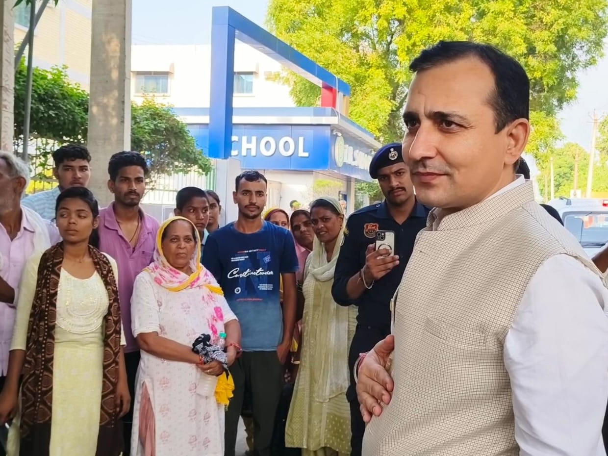 Haryana HSSC Chairman Himmat Singh inspected examination center CET ...