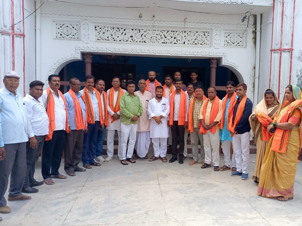 Honor ceremony of BJP Mandal Executive in Kaiserganj | कैसरगंज में ...