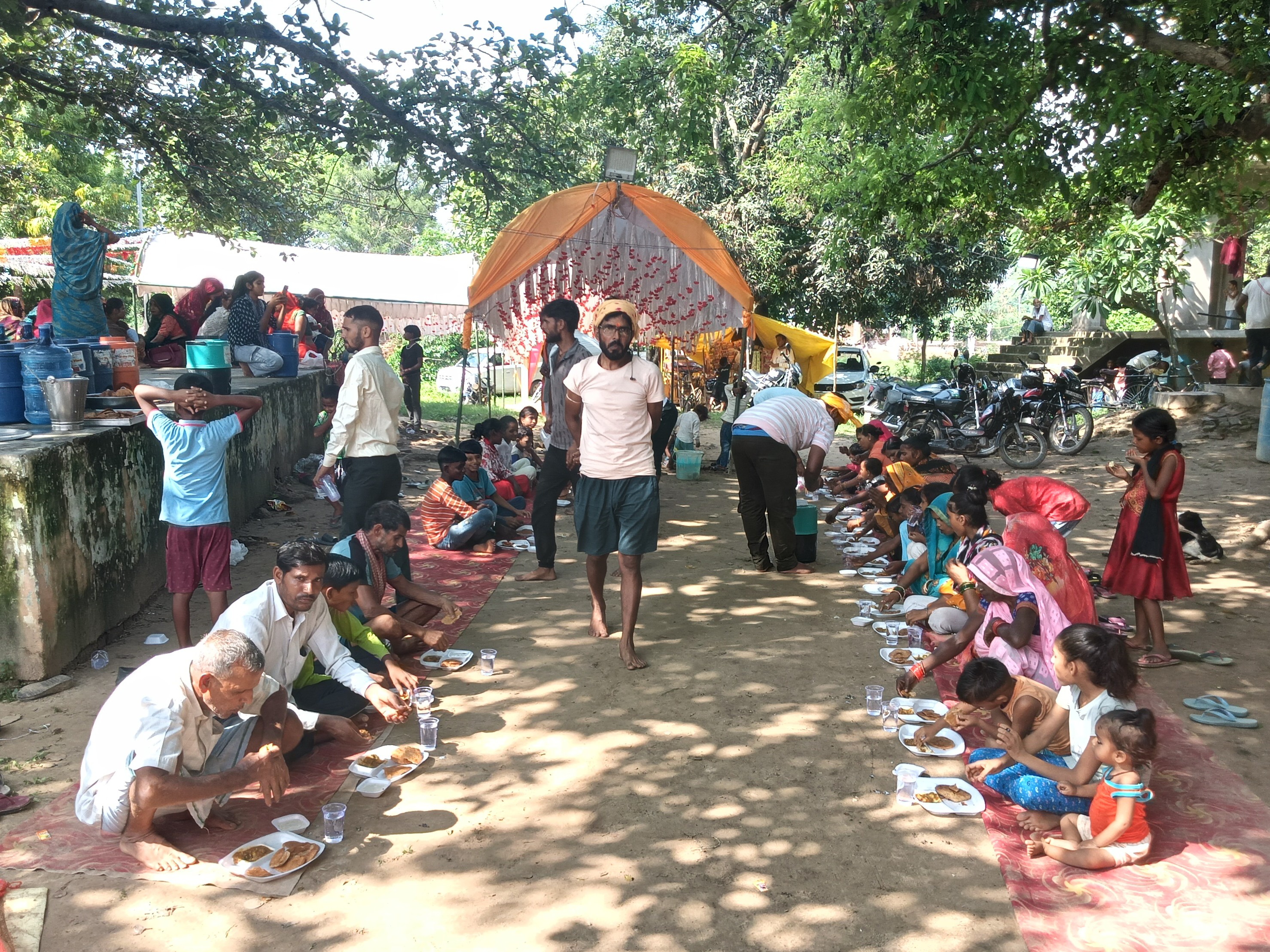 Organizing a huge feast at Shri Thaneshwar Mahadev Temple | श्री ...