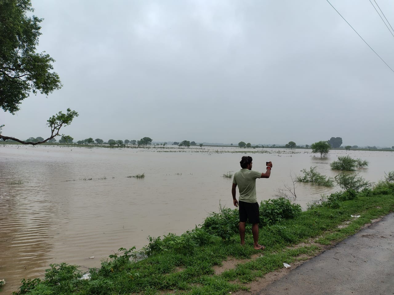 Tons river wreaks havoc in Prayagraj