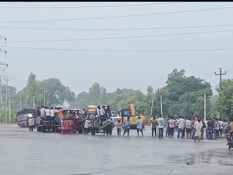 Waterlogging on the road due to rising water level of Malan river