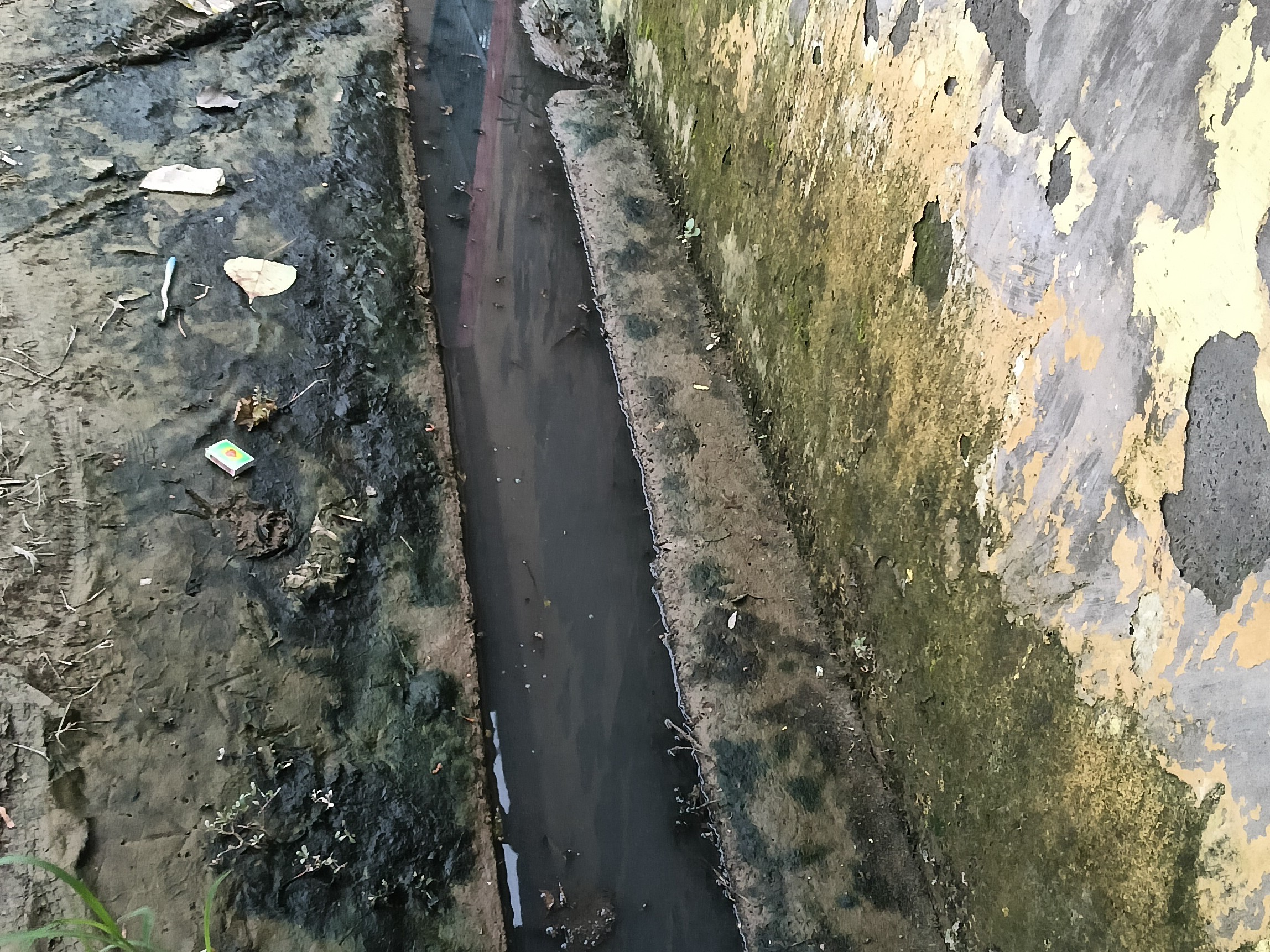 Roads are flooded due to lack of cleaning of drains | नालियों की सफाई न ...