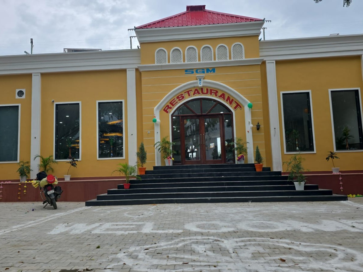 Pure vegetarian food will be available in Barnawa Ashram