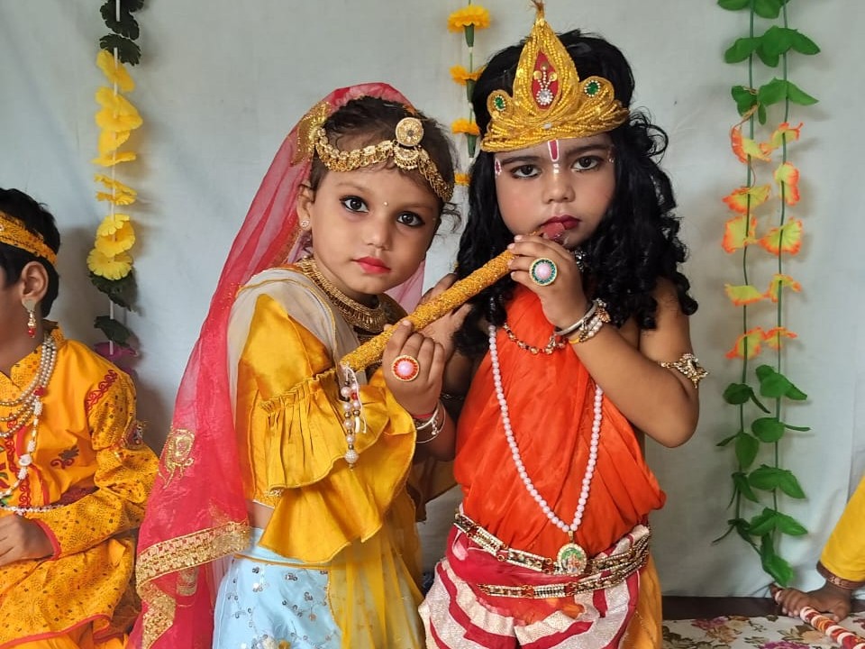 Radha-Krishna costume competition in Saraswati Shishu Mandir | सरस्वती ...