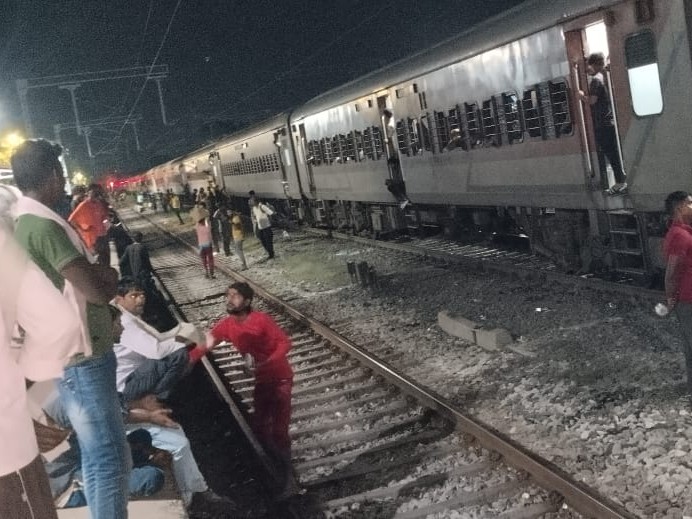 Smoke started coming out from the wheel of Lokmanya Tilak in Patna