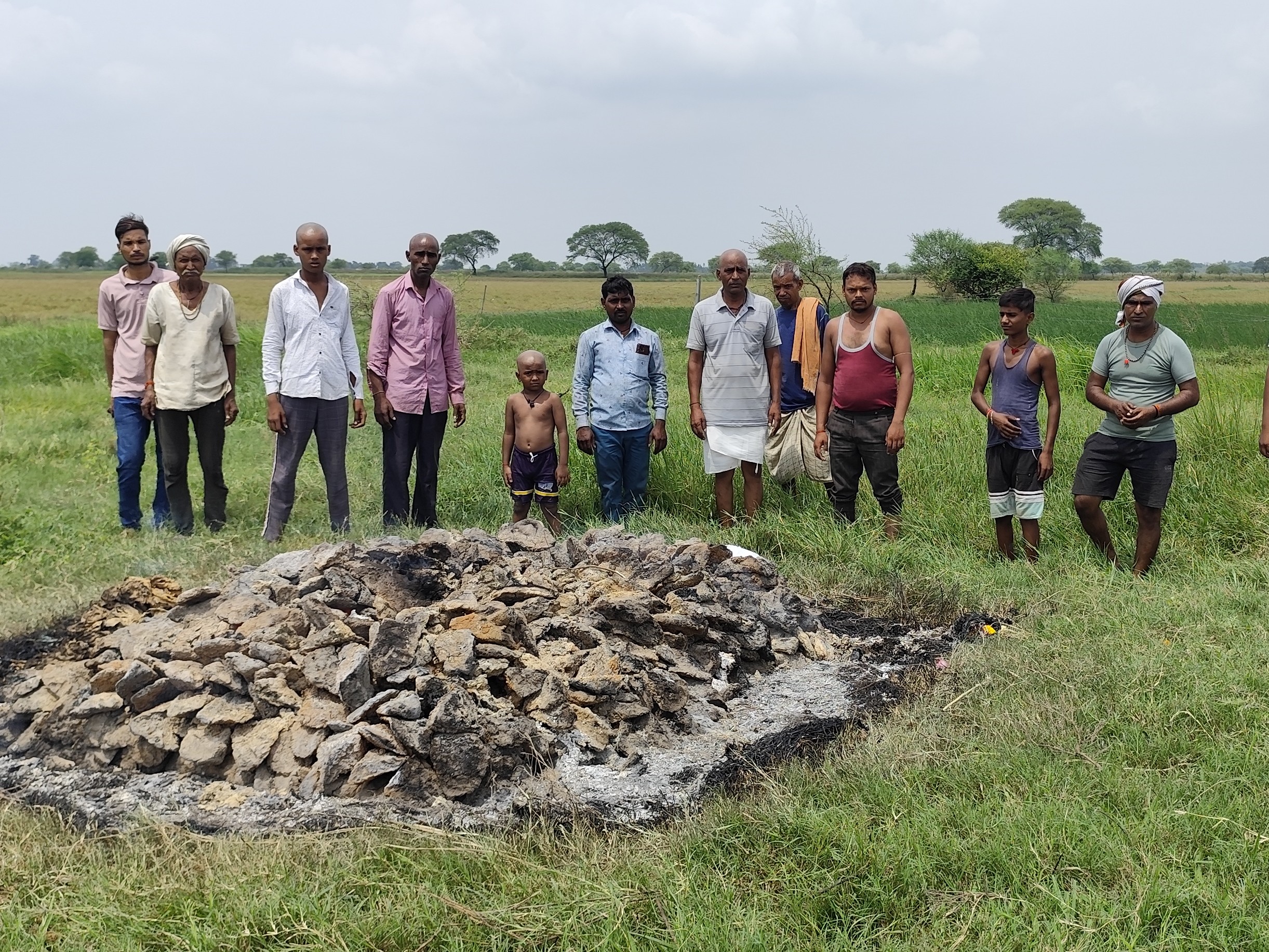Topor village's cremation ground submerged | टोपोर गांव का शमशान घाट ...