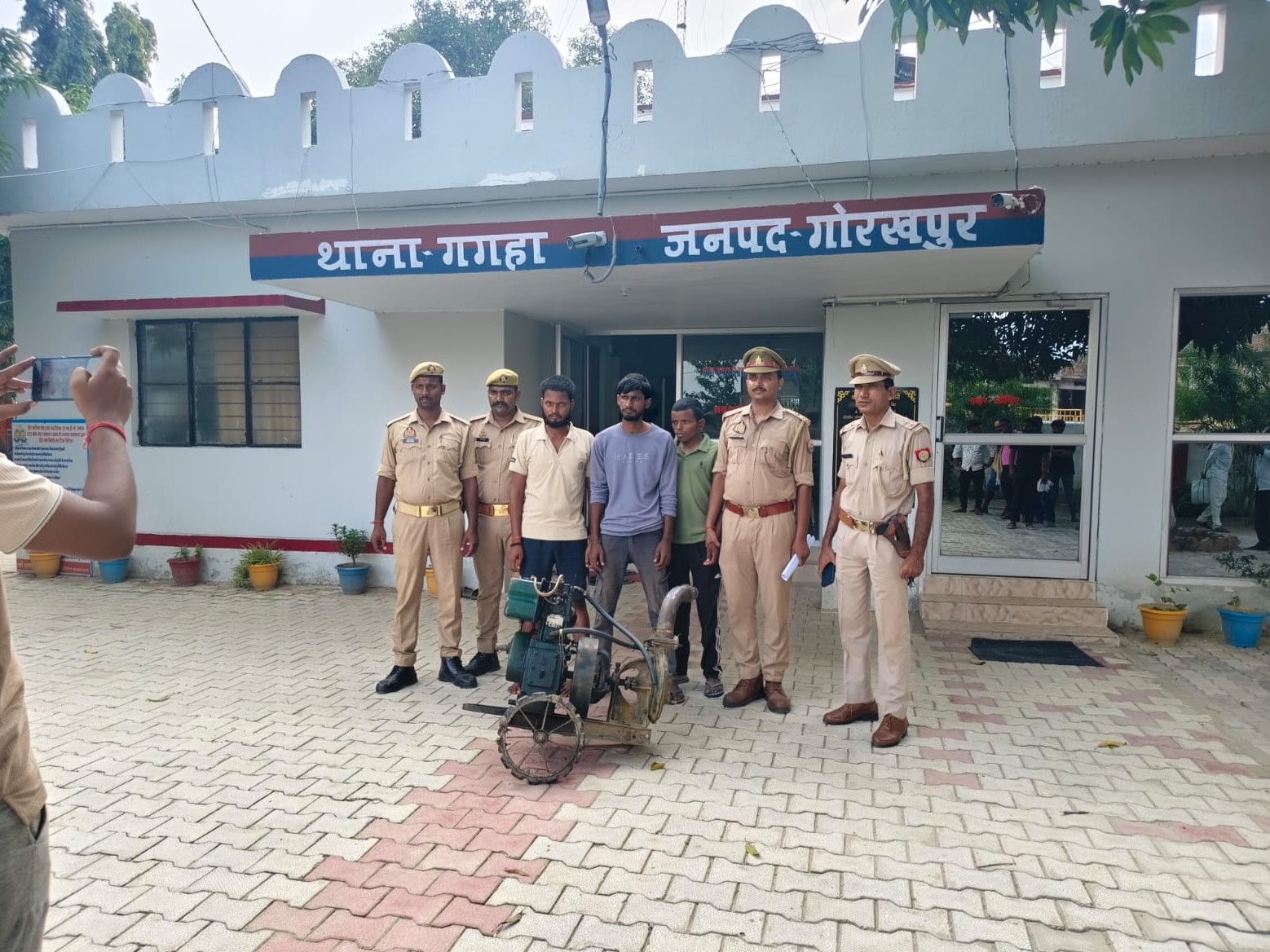 Pumping set stolen from the farm found in the bush | खेत से चोरी हुआ ...