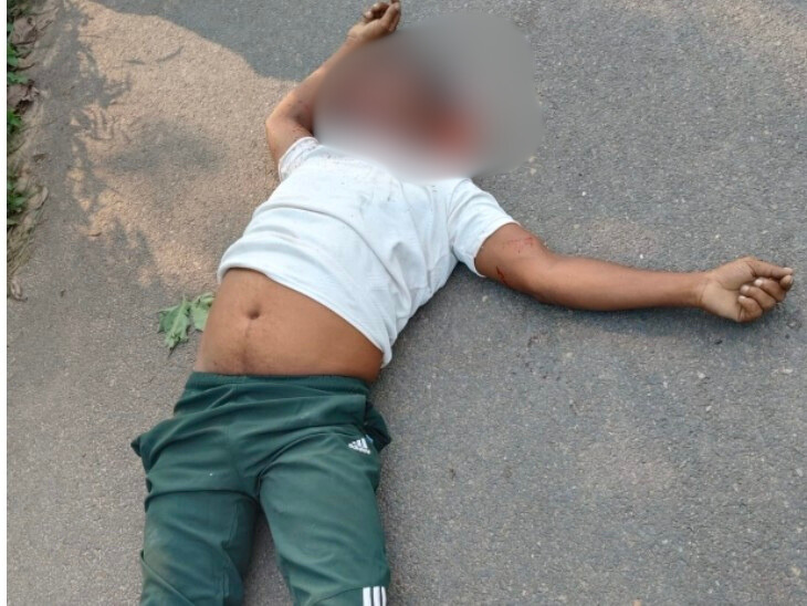 Bike rider collided with a pole in Gagaha | गगहा में बाइक सवार पोल से ...