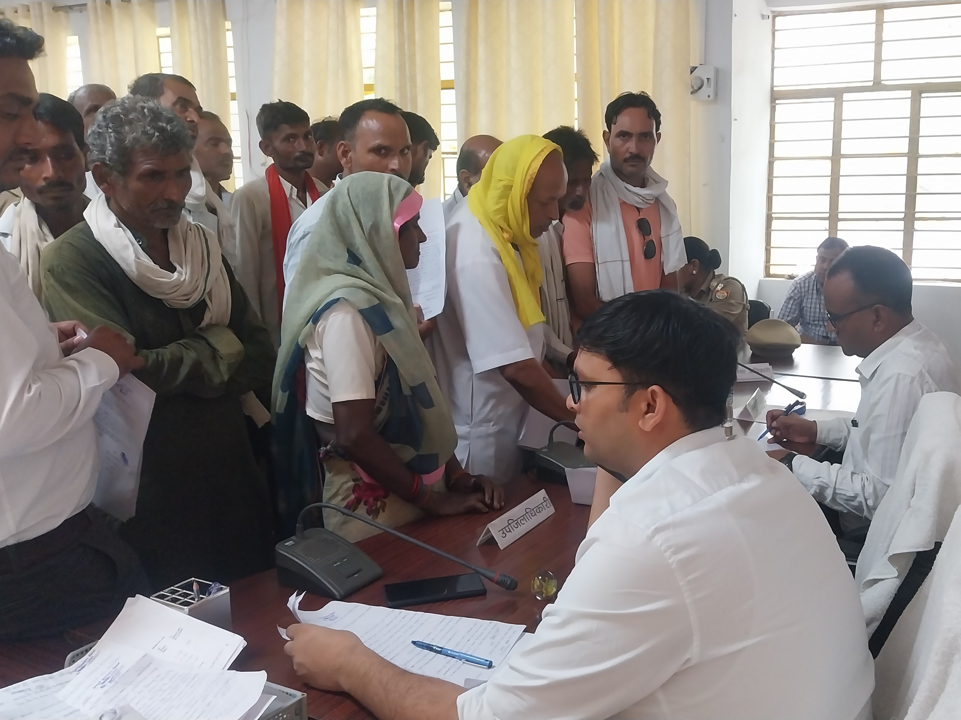 81 complaints registered in Garautha Tehsil Samadhan Diwas | गरौठा ...