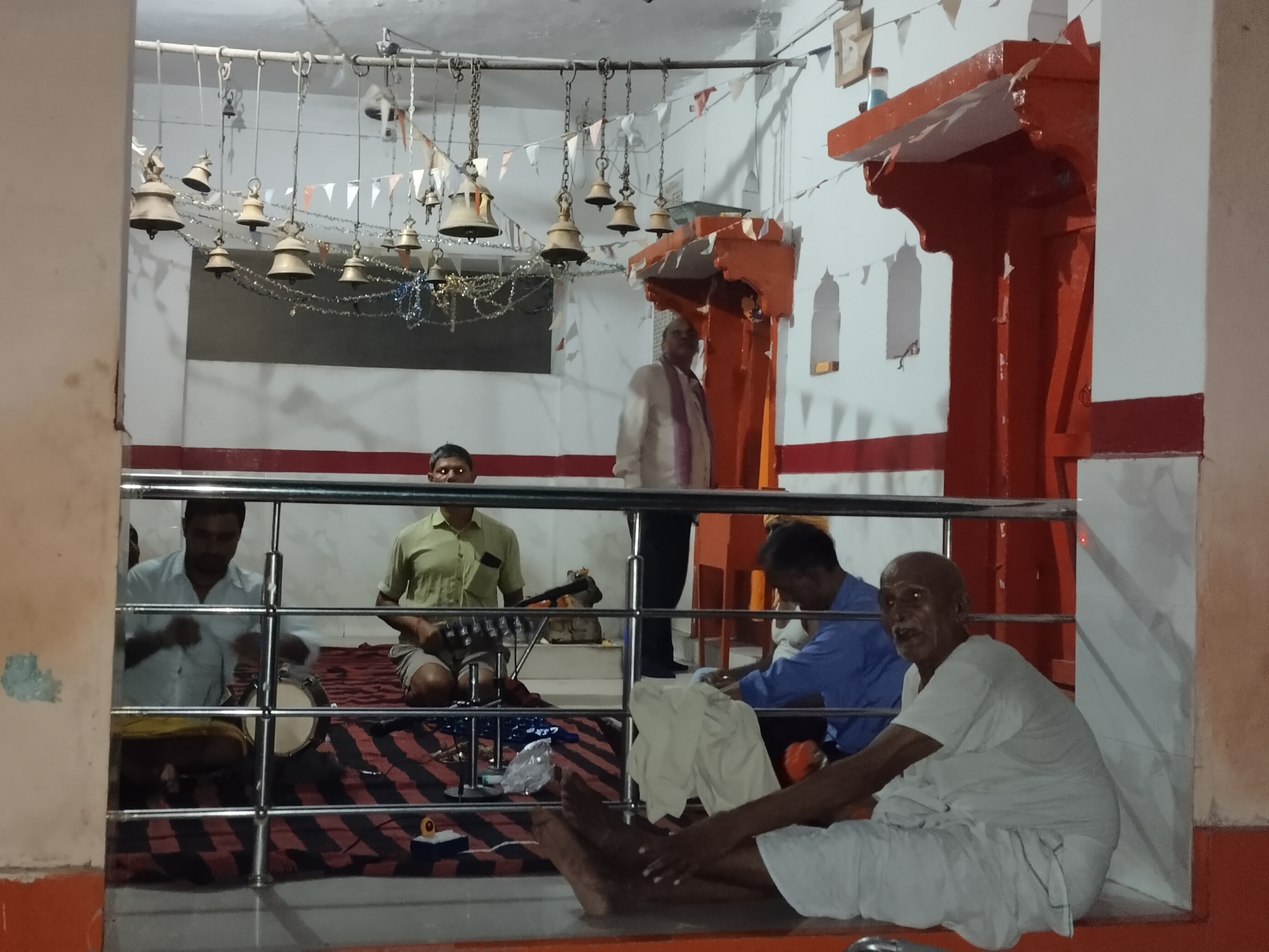 On Tuesday, devotees gathered in Hanuman temple of Tilori | मंगलवार को ...