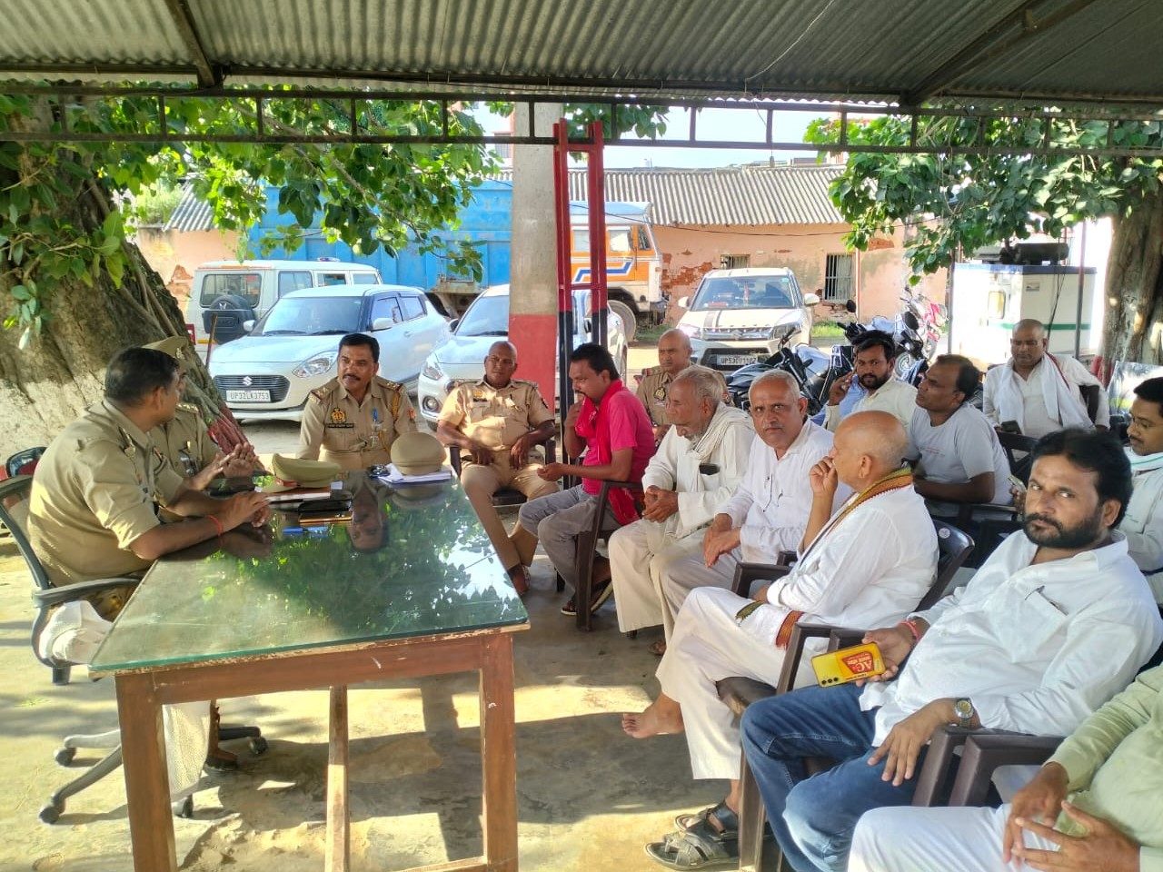The new in-charge of Wazirganj police station held a meeting | वजीरगंज ...