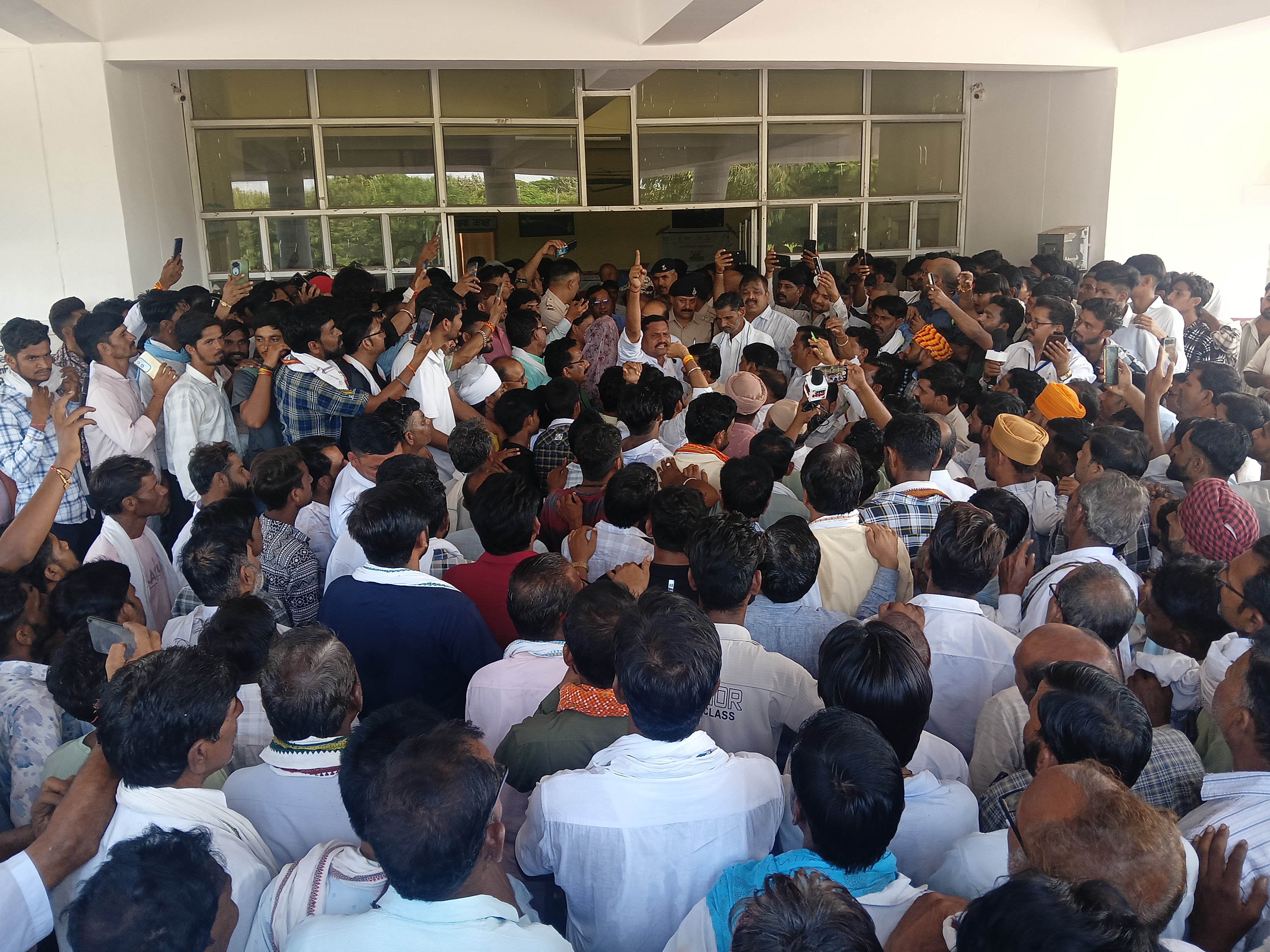Citizens march against hospital chaos, false FIRs | अस्पताल अव्यवस्था ...