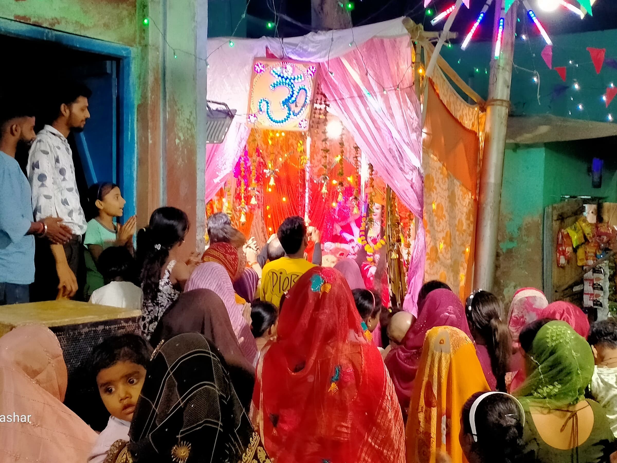 Devotees gathered for the Aarti of Skanda Mata