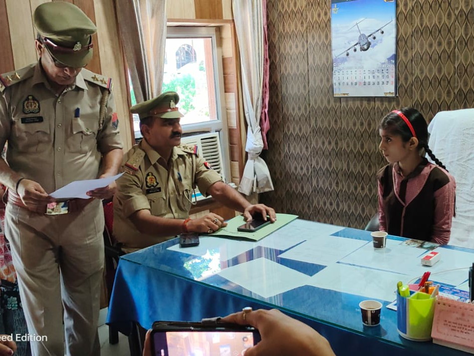 A seventh-grade student became an inspector in Agra. | आगरा में सातवीं ...