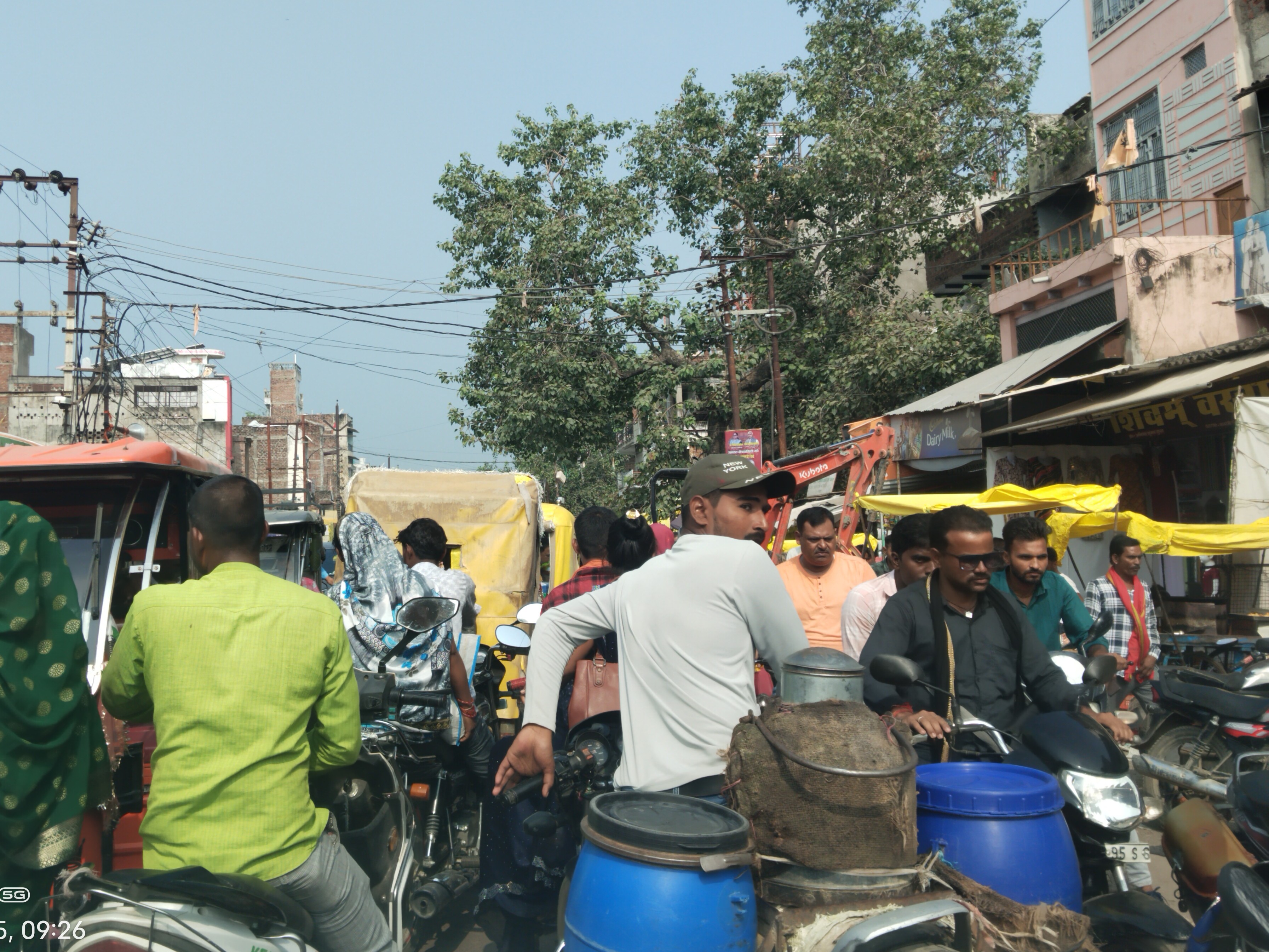 Heavy traffic jam at Atarra Chowk market