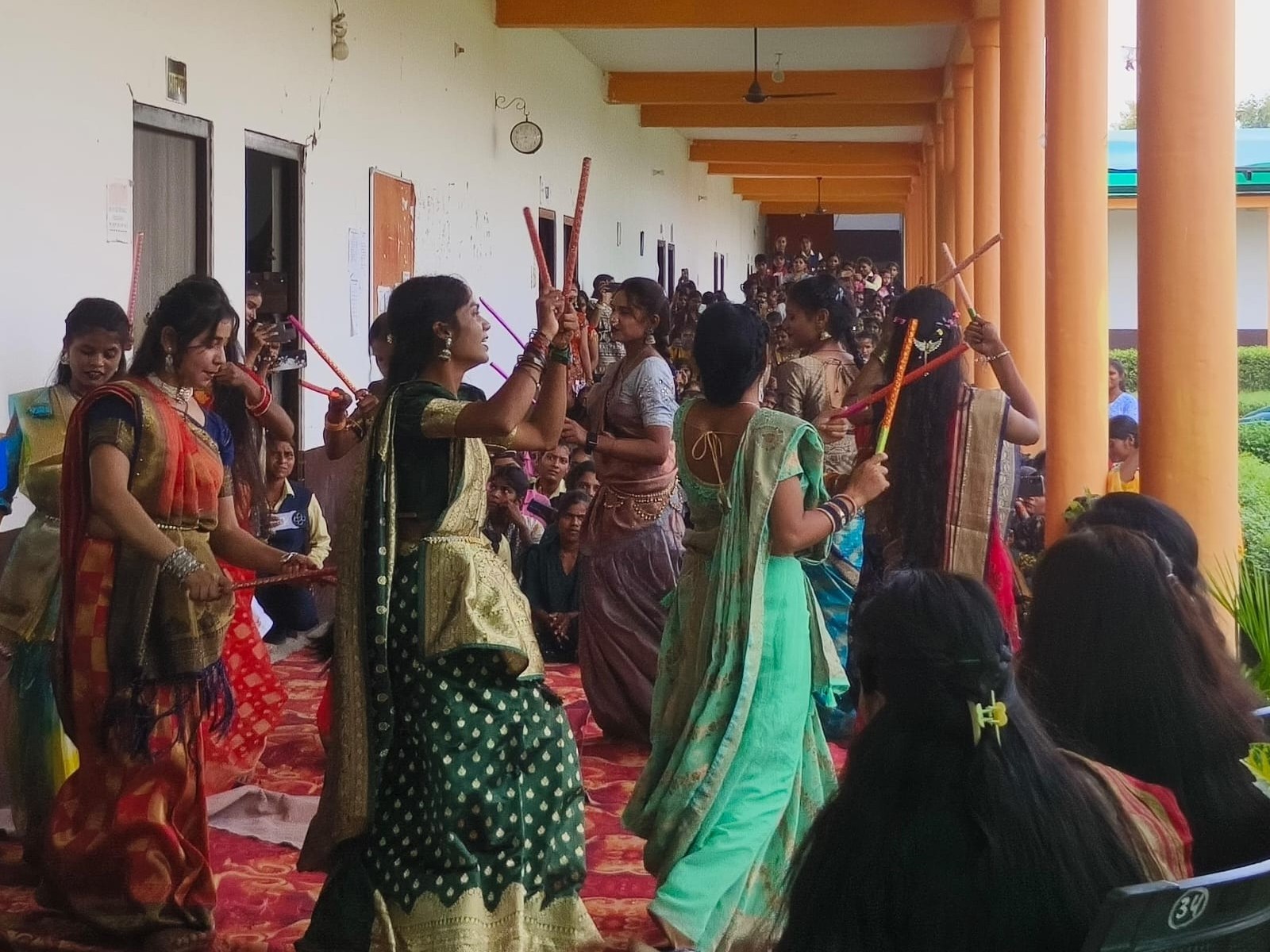 In Varanasi, girl students worshipped Durga with Dandiya and Garba ...