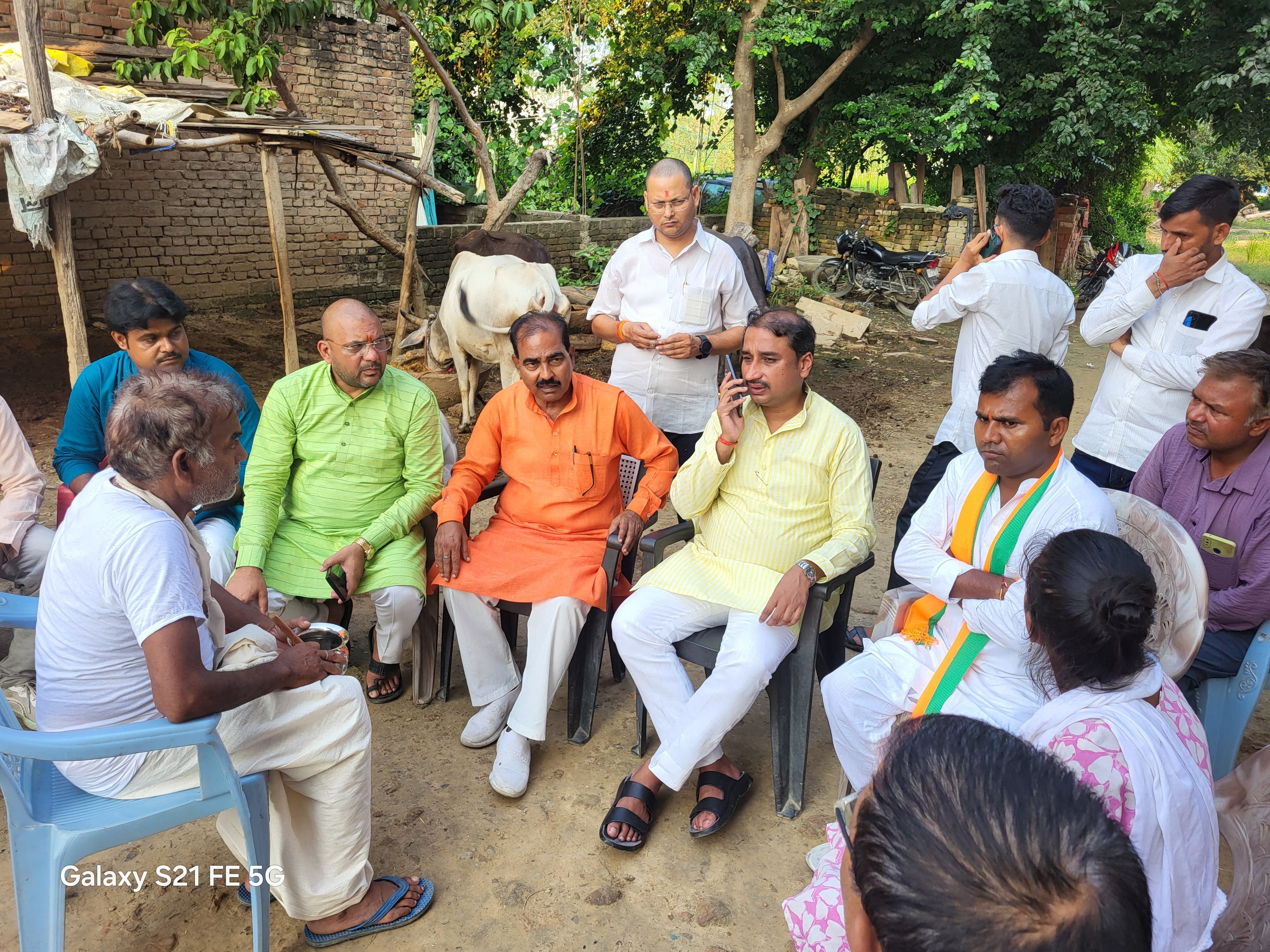 The MLA met the family members of the BJP Mandal Minister. | विधायक ने ...