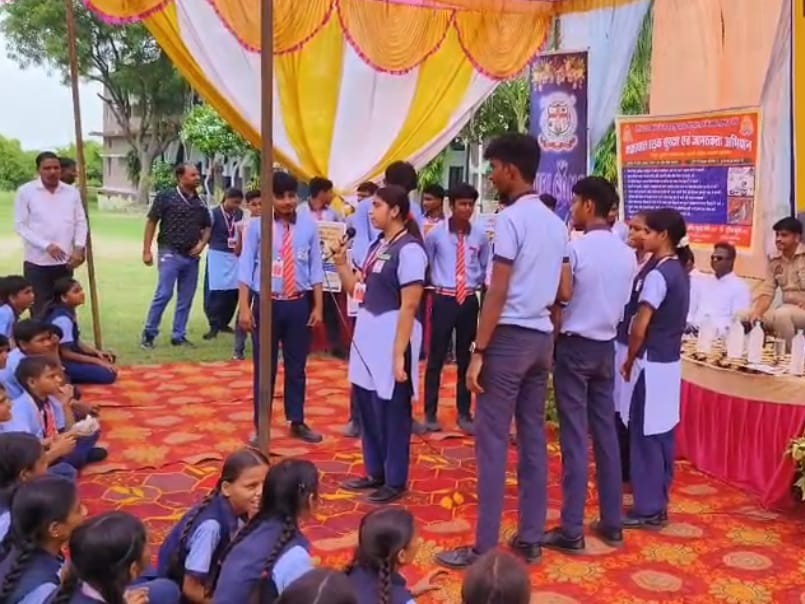 Girl students took over the responsibility of ARTO and traffic in ...
