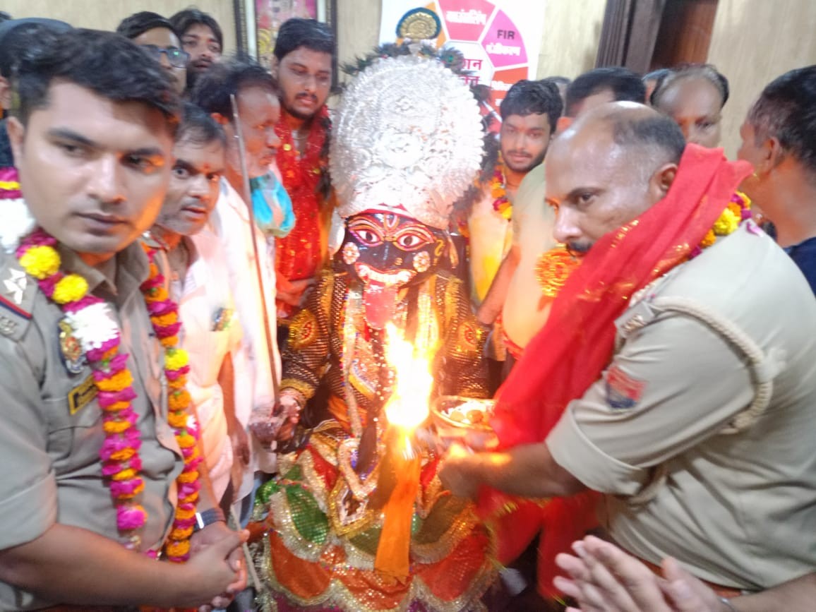 Goddess Kali's procession on Dussehra in Raya, Mathura | मथुरा के राया ...