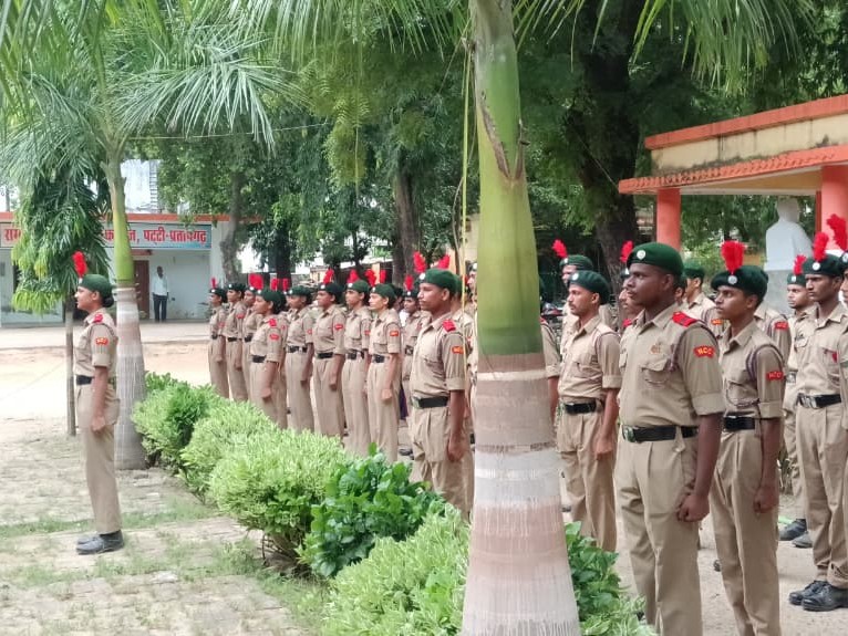 Gandhi Jayanti was celebrated in Pratapgarh College. | प्रतापगढ़ के ...