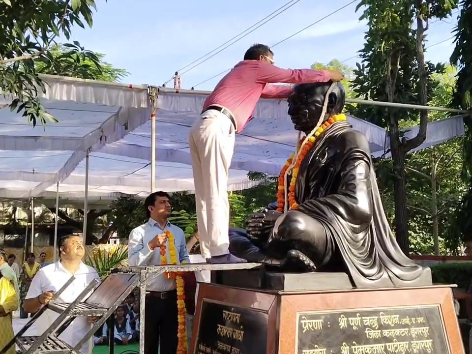 Prabhat Pheri and Sarvadharma prayer meeting organized on Gandhi-Shastri Jayanti | गांधी ...