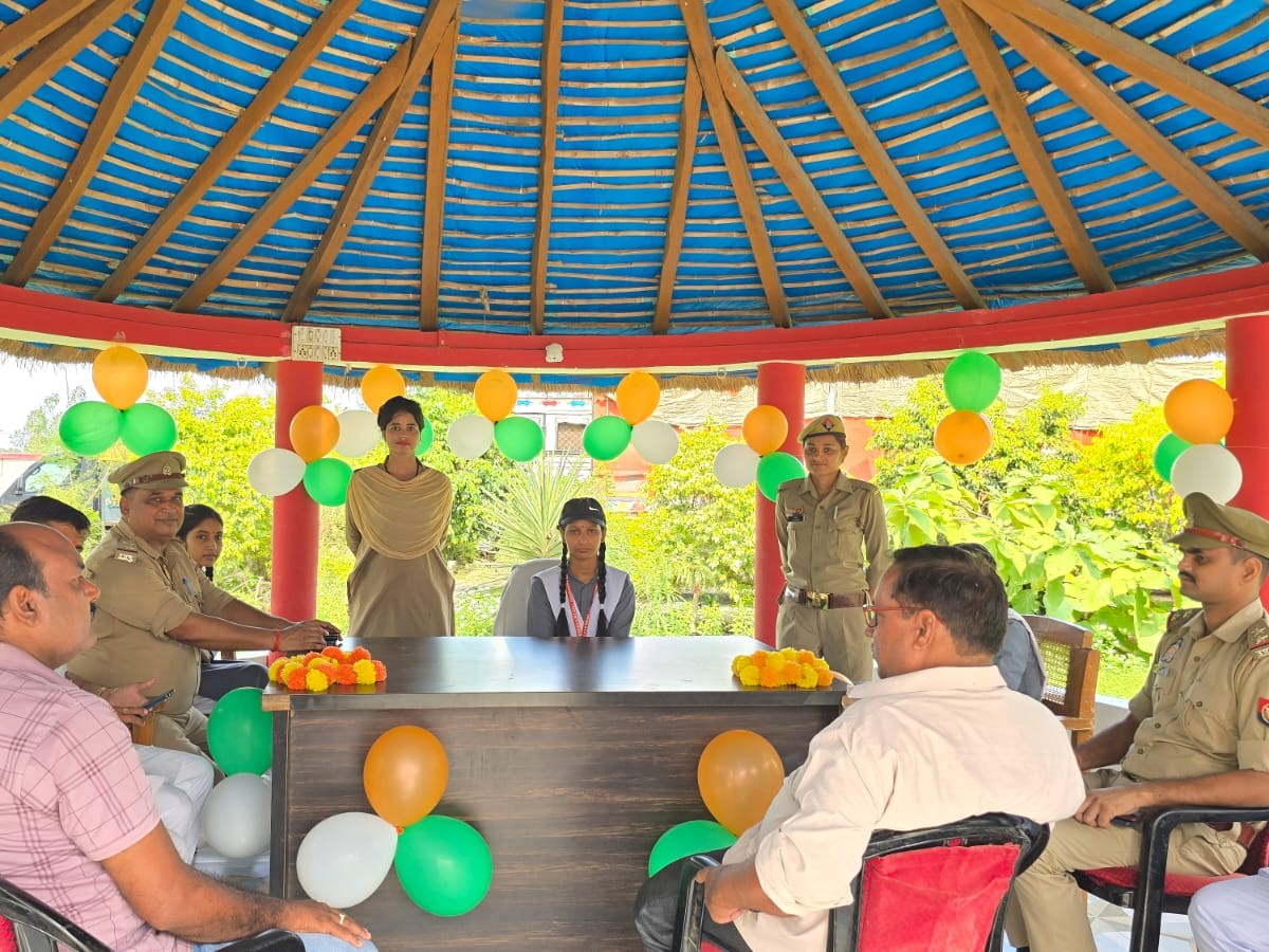 In Magalganj, a student became the police station in-charge for a day ...