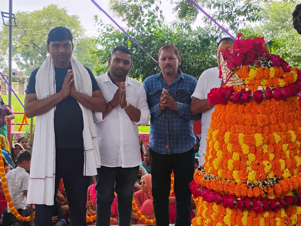 Annual decoration and feast at Deh Baba Temple